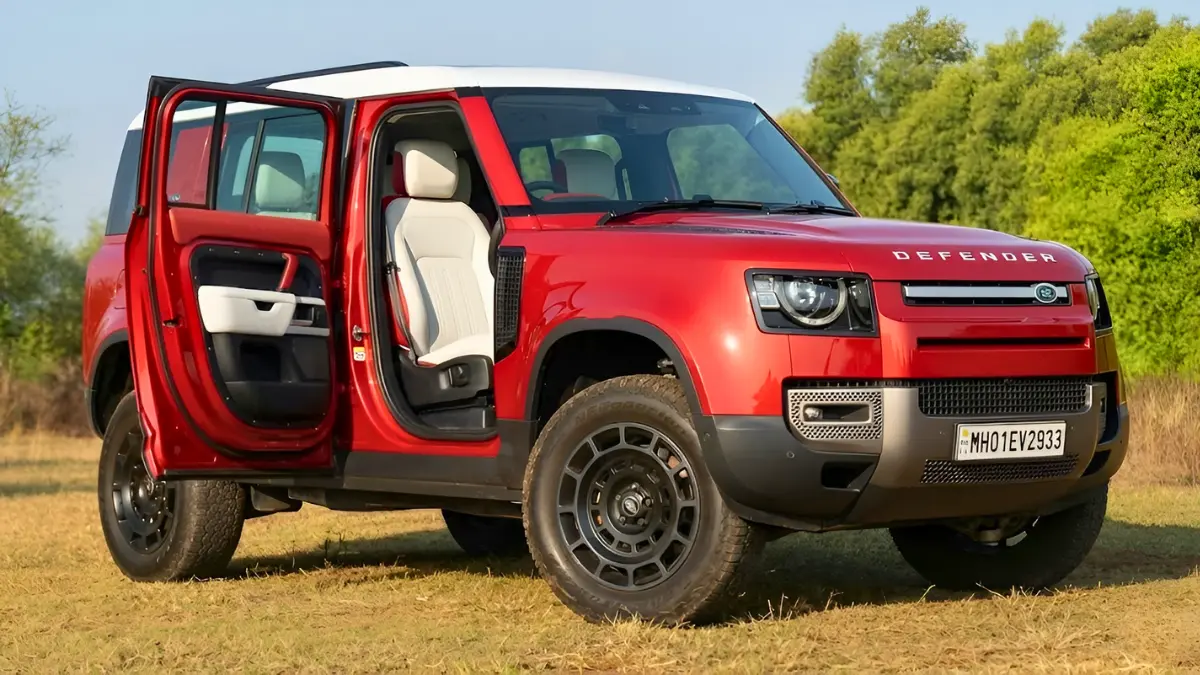 2026 Defender 110 Octa Black – Sleek Narvik Black Finish, Advanced Tech ...